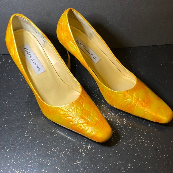 Bellini | Shoes | Bellini Healed Yellow And Gold Embossed Heals | Poshmark